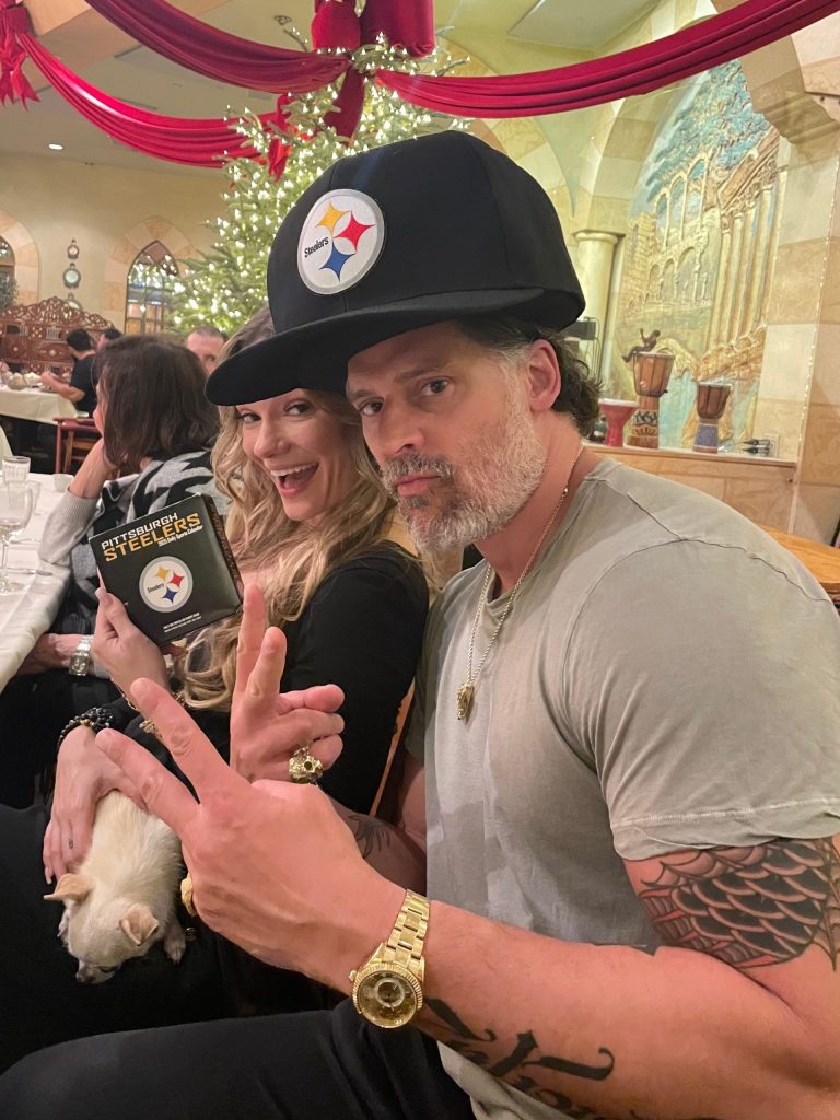 L.A.’s ‘Yinzer power couple’ pay visit to hometowns - Herald-Standard